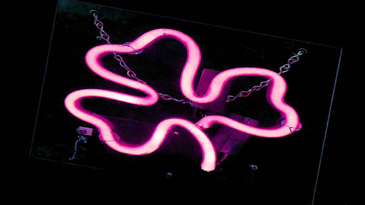 Shamrock Neon Sign – Neon Factory